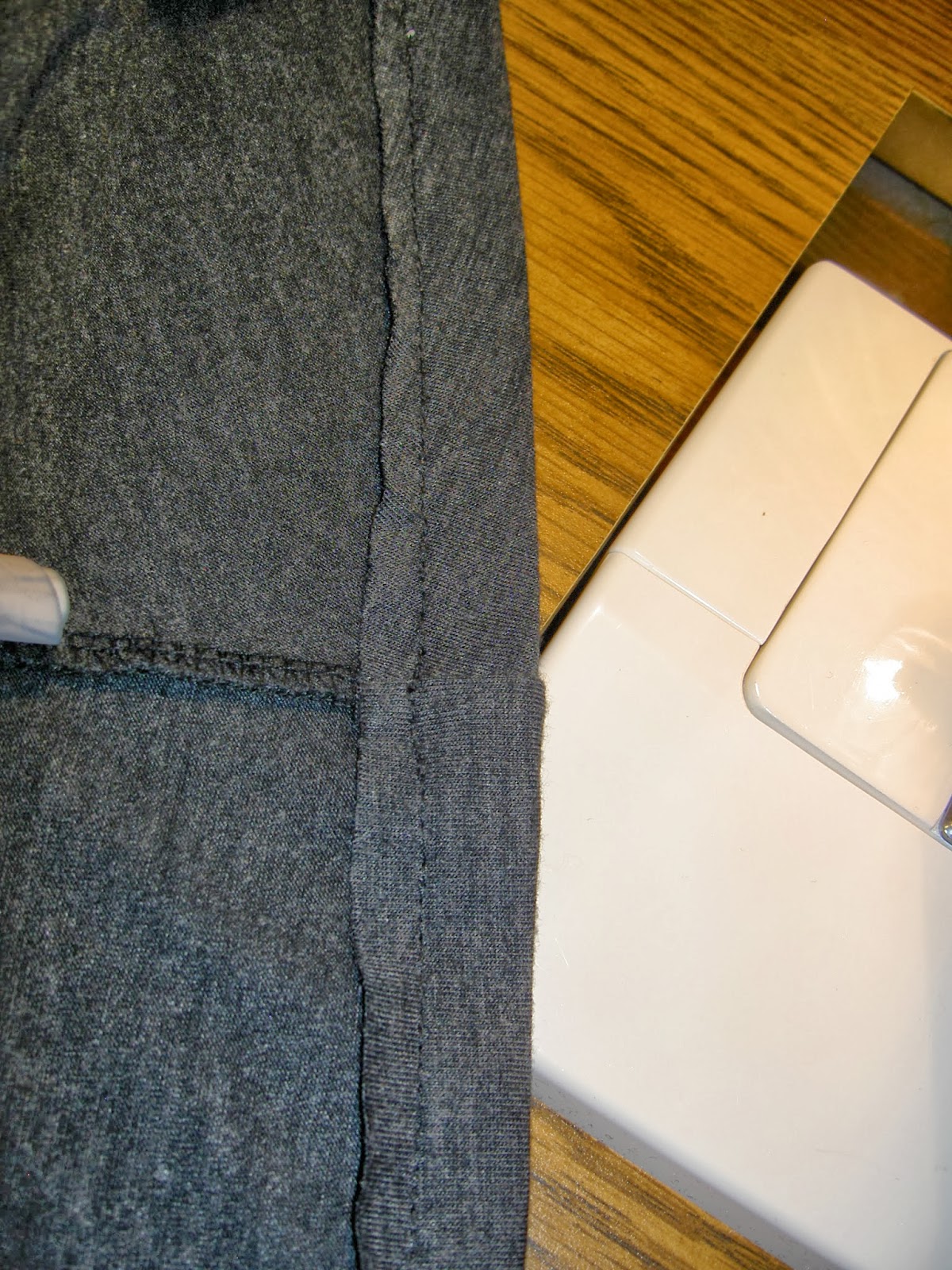 Amanda Sews and other things: Neat knit hemming trick