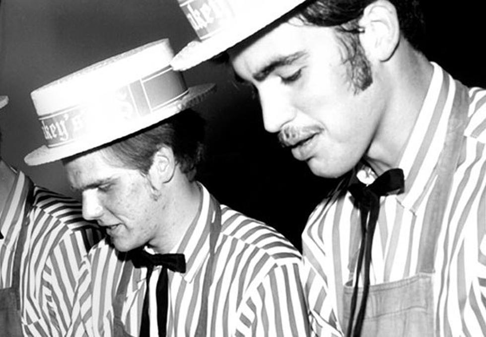 Garage Sale Finds: Shakey Memories