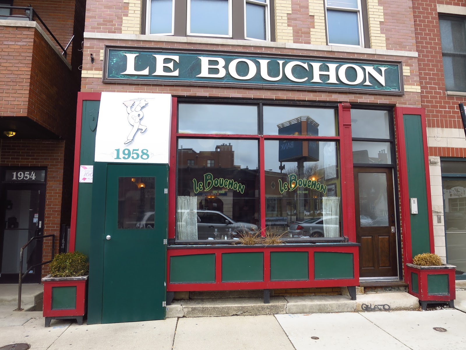 Smokin' Chokin' and Chowing with the King: Le Bouchon