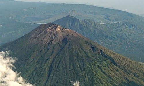 My Hidden Place: 9 Puncak Gunung Tercantik Indonesia PART 1