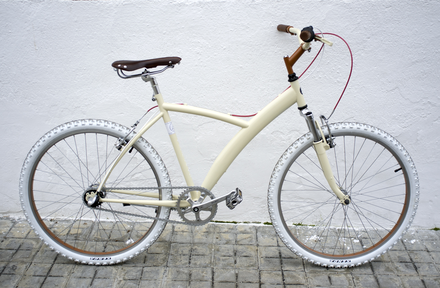 Bicicletas acabadas a mano. A tu gusto, o al mío. Customización, fixies ...