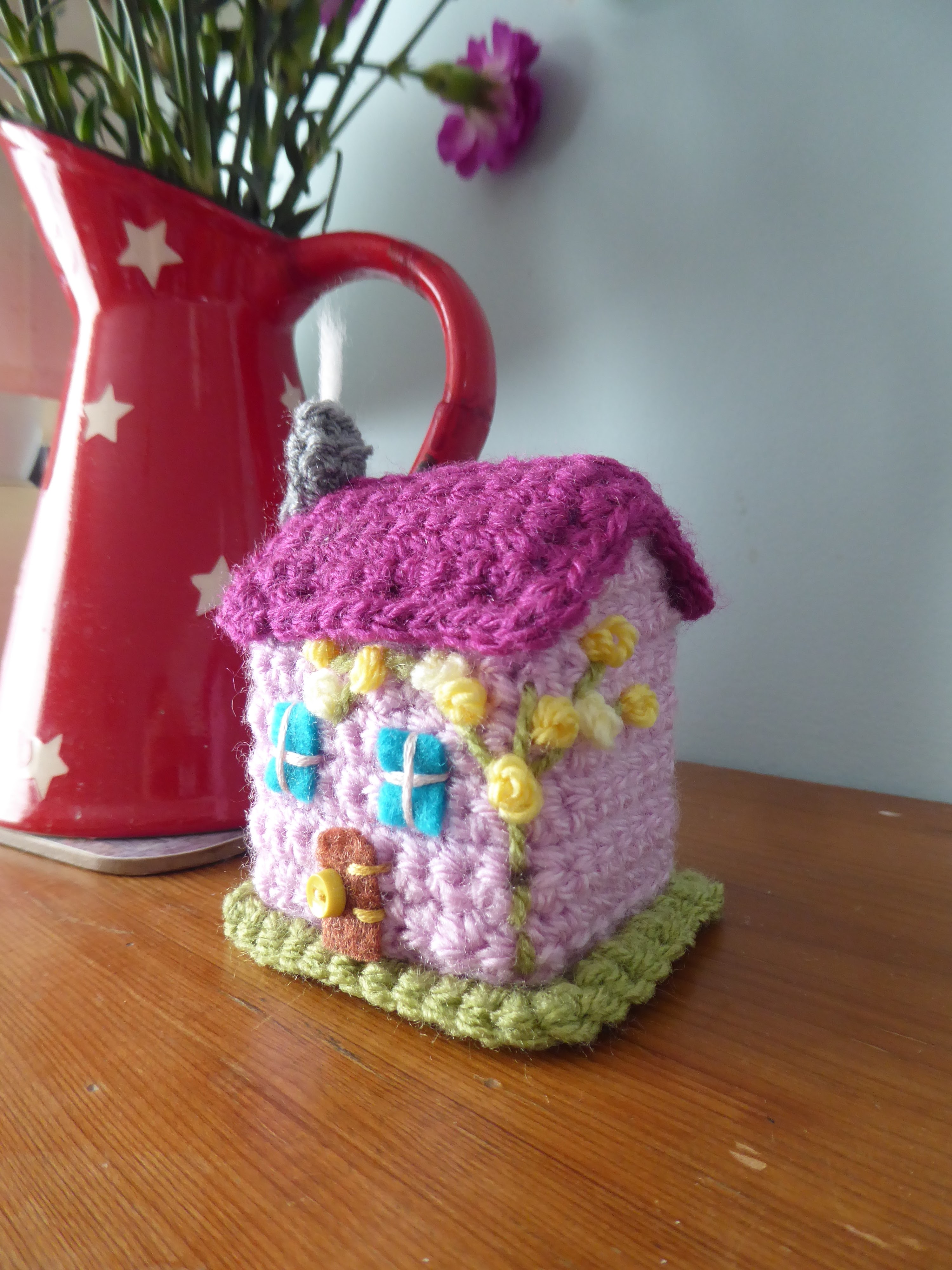 Bunny Mummy: Little Crochet House Pattern