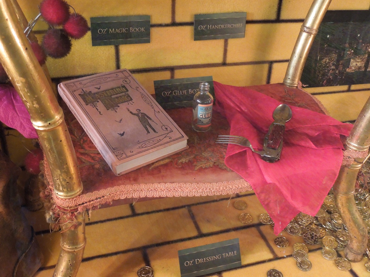 Hollywood Movie Costumes and Props: Original props featured in Oz The ...
