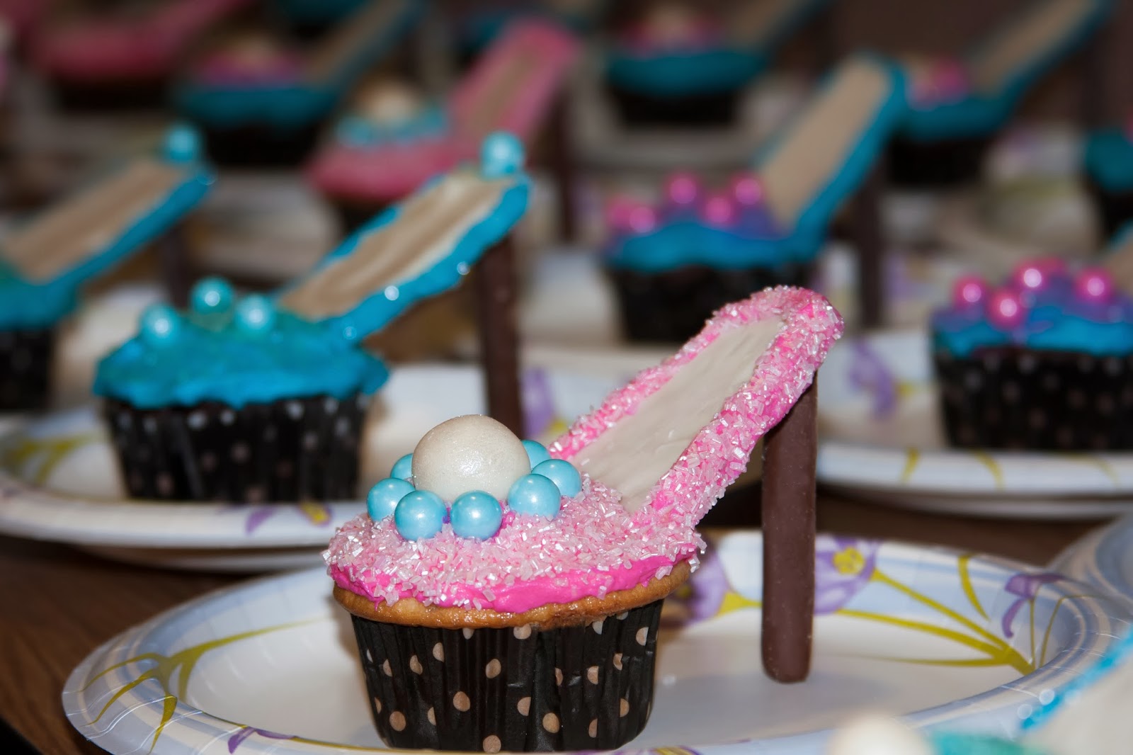 Heathers Sweet Cakes: "High Heel" Cupcakes
