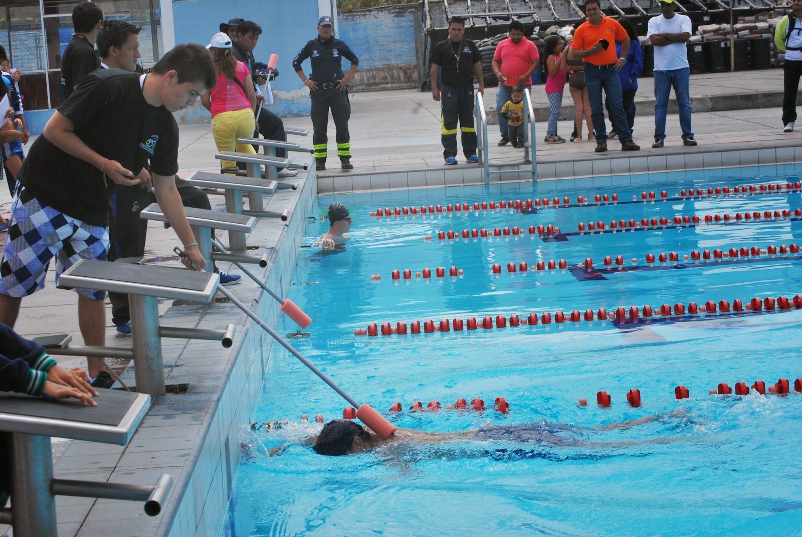 somosdelmismobarro: Nadadores con discapacidad visual se mostraron en ...