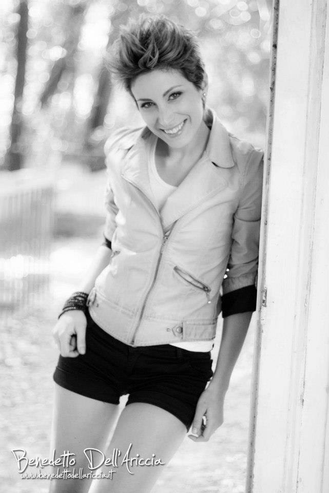 Dalise: la cantautrice delle “Meraviglie” dell’amore! – Impossibile ...