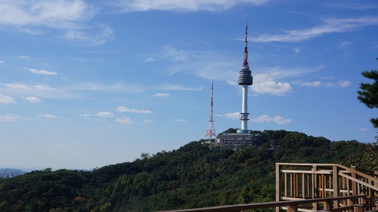 AREX: [Autumn Travel] Visit Observatory in Seoul to see Namsan Tower ...