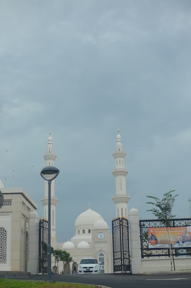 love touch ~ zila forever: Cantiknya masjid Sri Sendayan