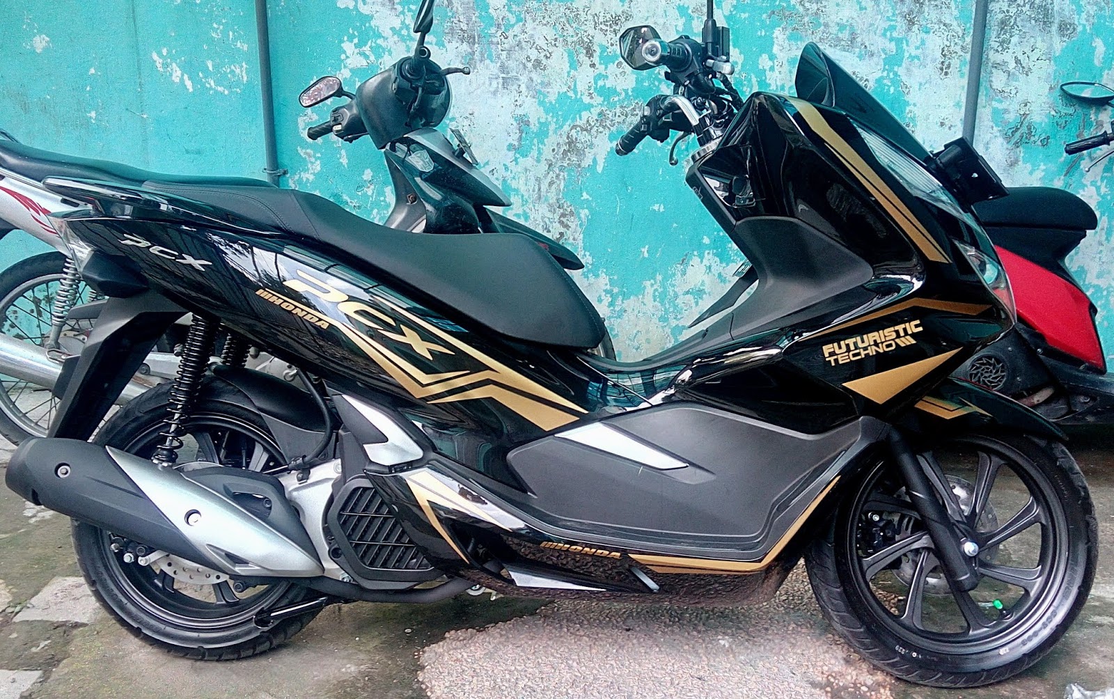 STICKRENZ: Honda PCX - Custom Stripe