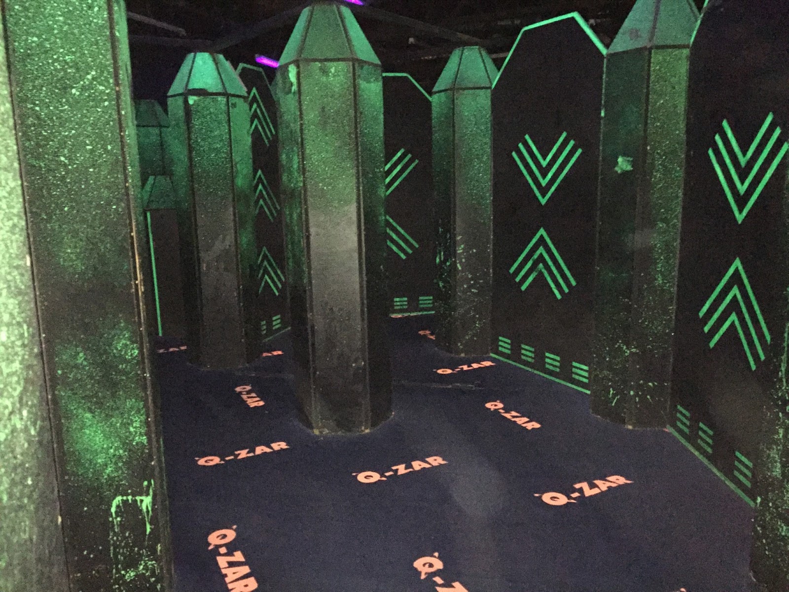 Tiviachick Loves Laser Tag: Q-ZAR!!!