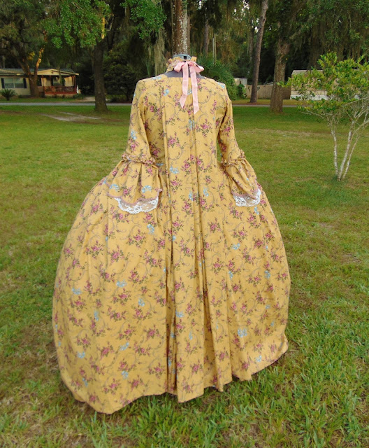 The Antique Sewist: Simplicity 3637 - Robe a la Francaise COMPLETE