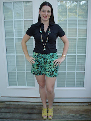 Amanda's Adventures in Sewing: Simplicity 2608 - Knit shorts in green ...