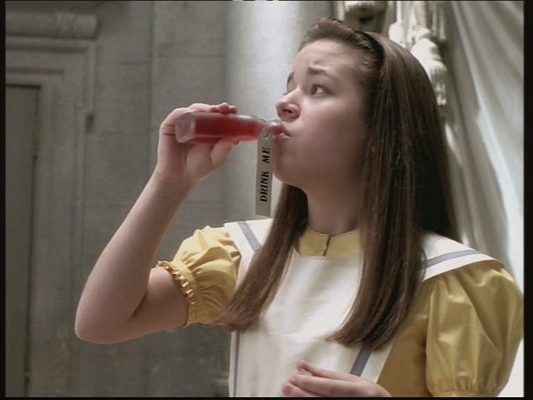 Film Cultura Arta: Alice vs. Alice vs. .............. Alice