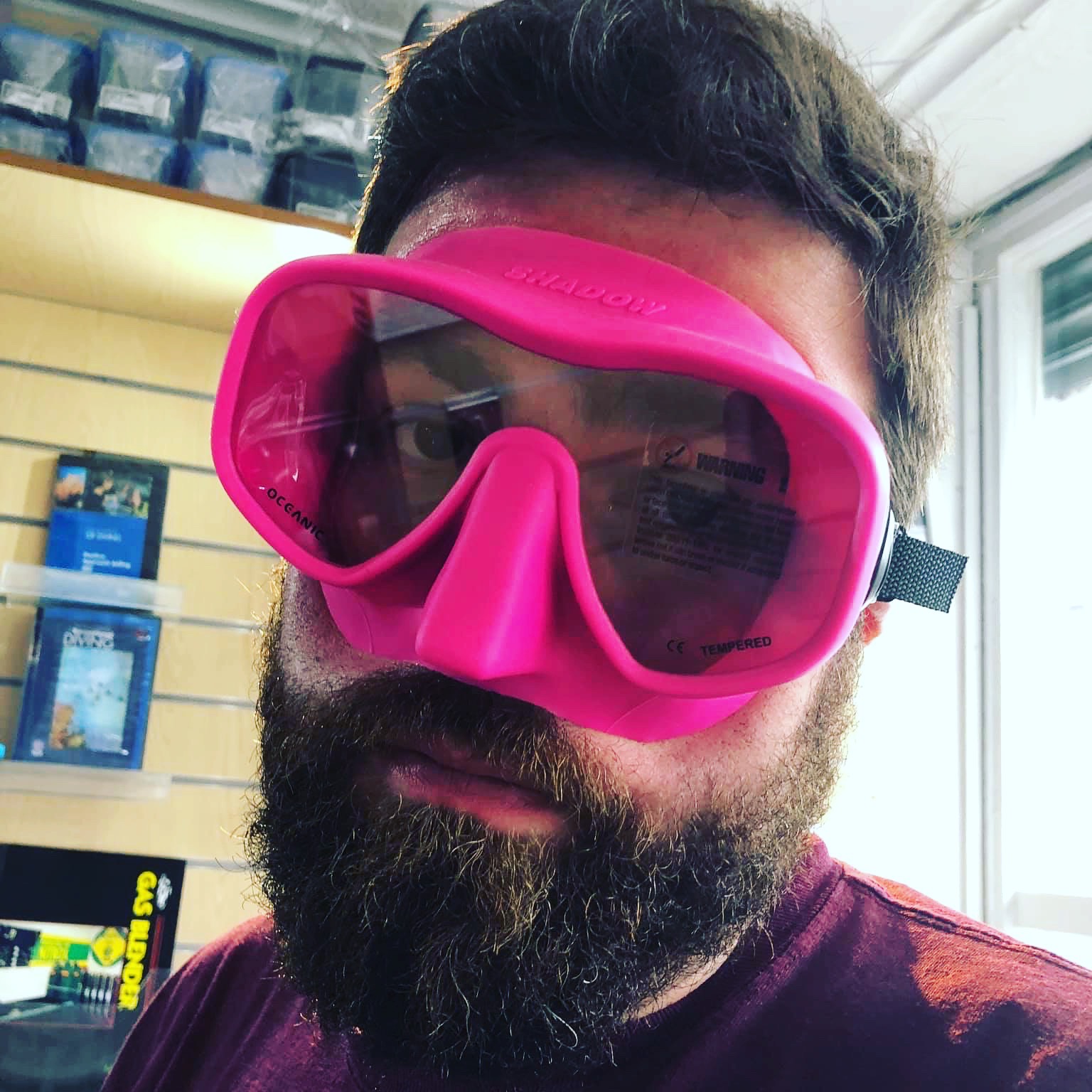 Diving with your favourite colour with Oceanic Shadow Mask. Diving is FUN!