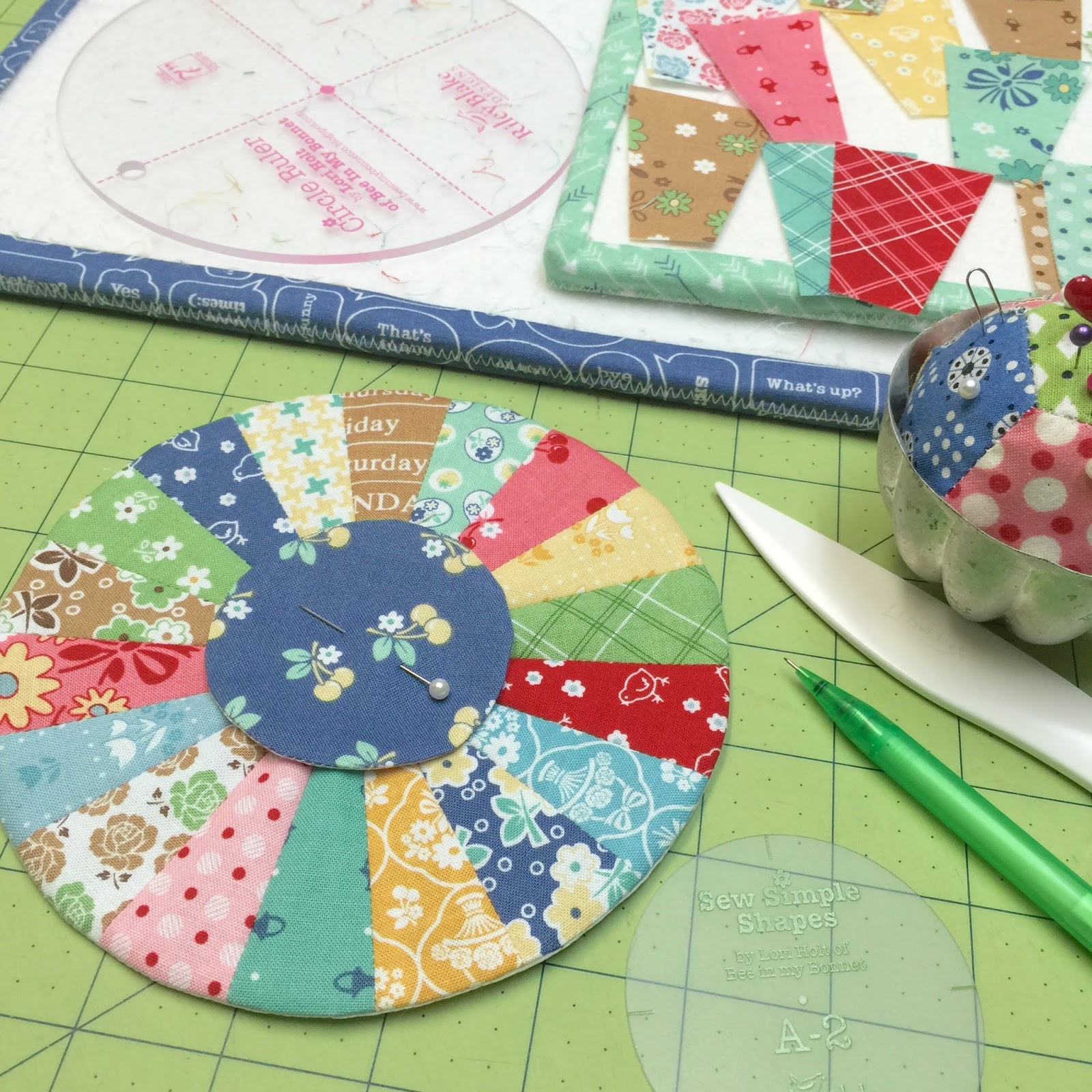 6" round Dresden Plate Tutorial using Sew Simple Shapes | Bee In My ...