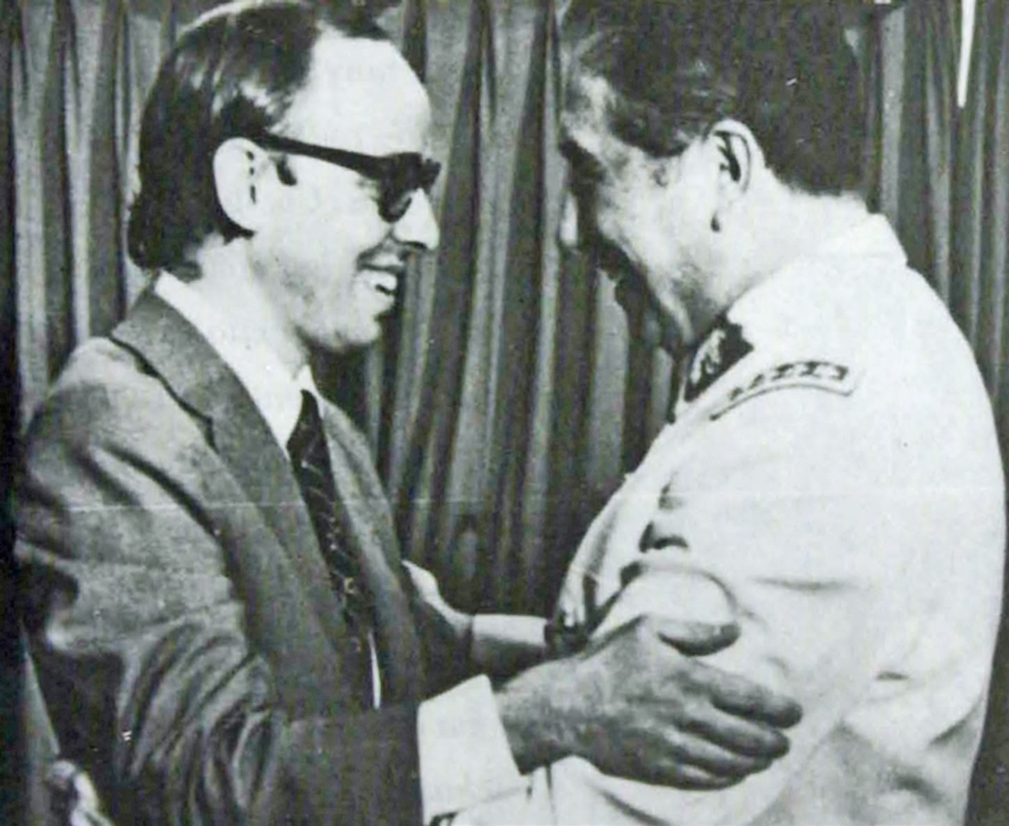 Siglo XXI: JAIME GUZMAN, ENTRE MARTYR DE LA DROITE DURE ET ICÔNE ROSE