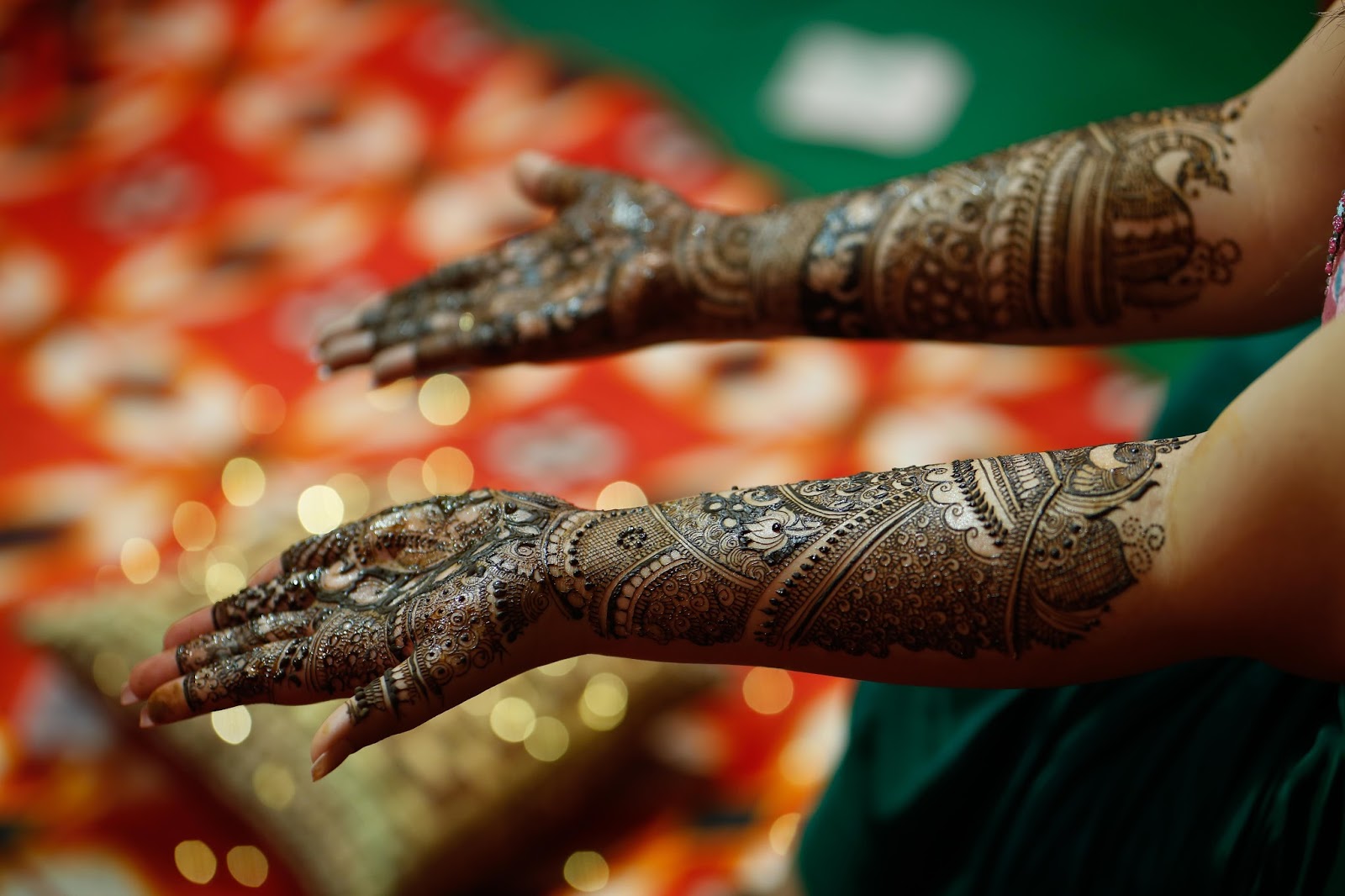 The Mehendi - Decor, Mehendi Design, Outfit and more | #TSDBridalDiary ...