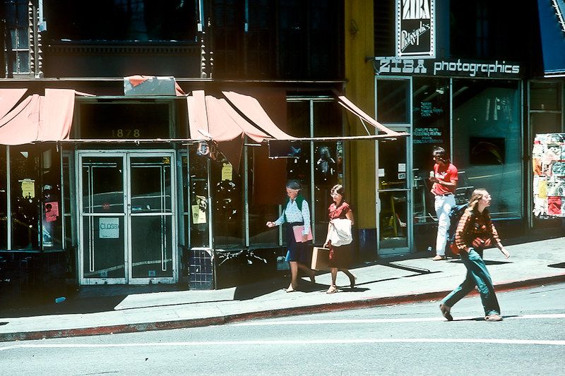 30 Fascinating Photos Capture Street Scenes of Berkeley From Between ...