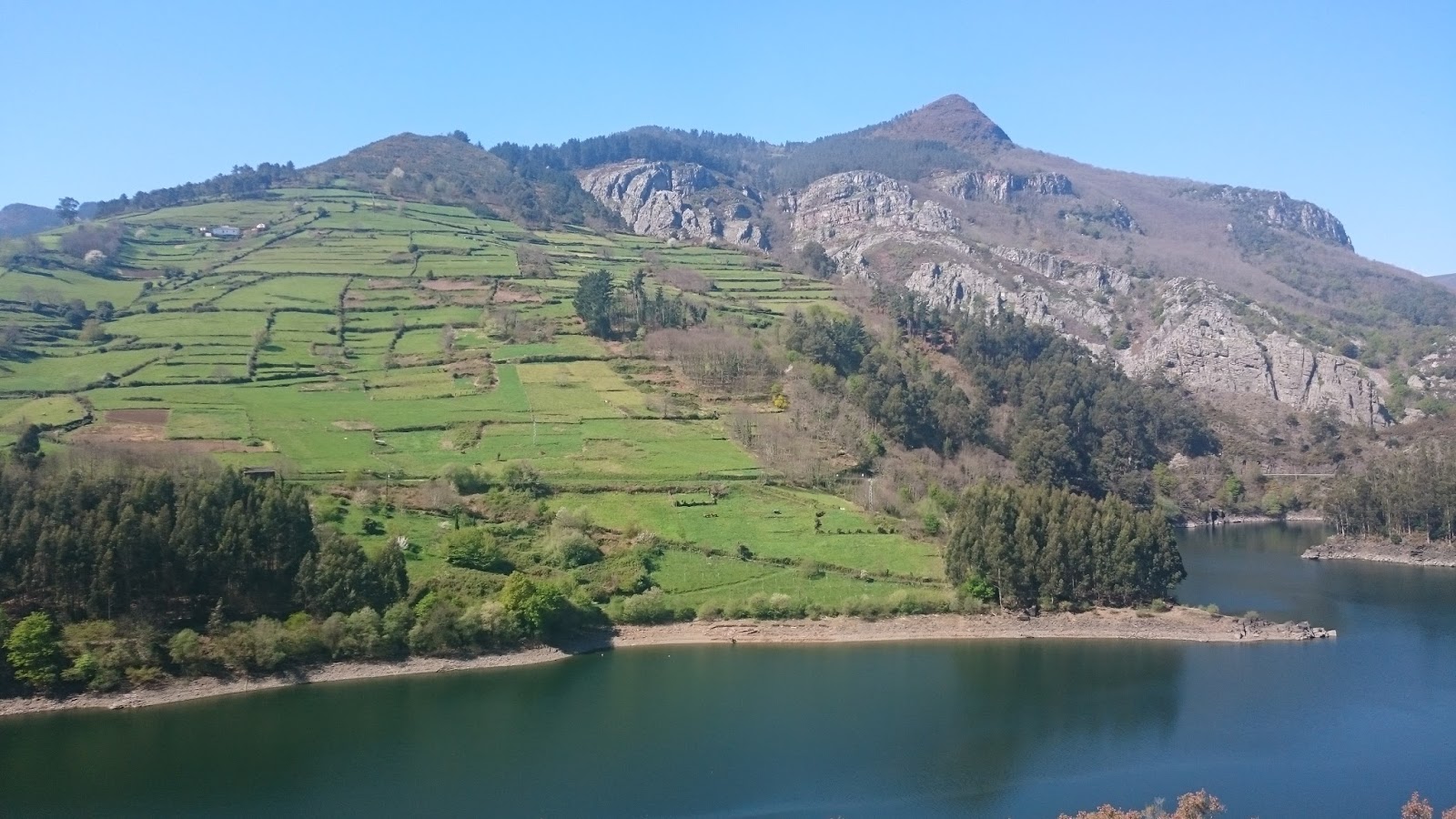 Los tres Embalses del rio Navia. La ruta del Kilowatio - Viajes en ...