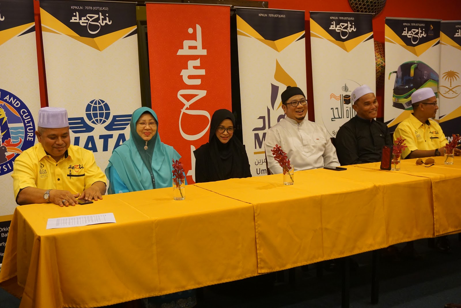 NOORKHIRIAH, AZHAN RANI DAN AZADAN RABBANI IKON UMRAH DE HEARTY 2019