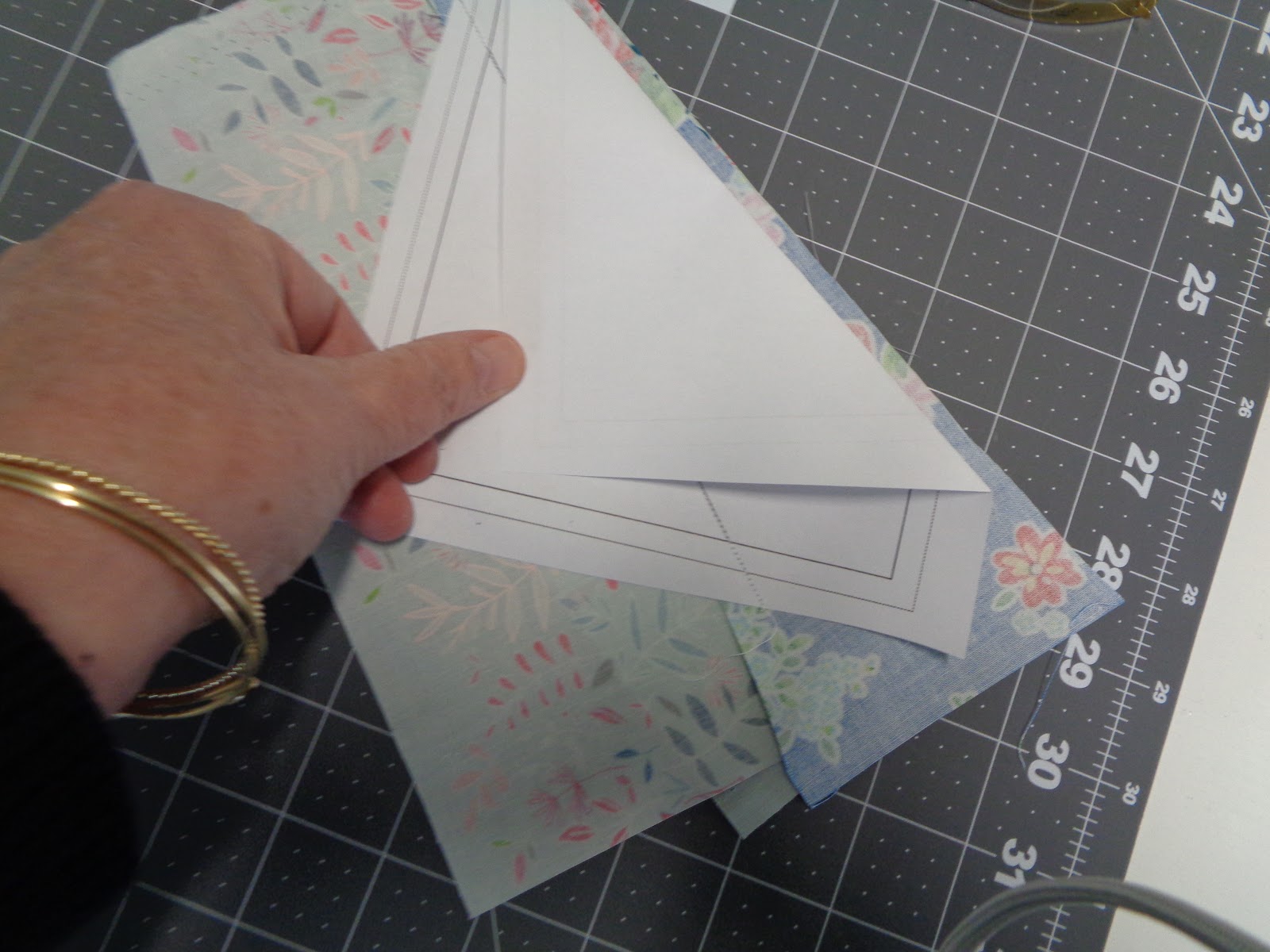 Pinkadot Quilts: Pandemic Quilt Paper Piece Tutorial