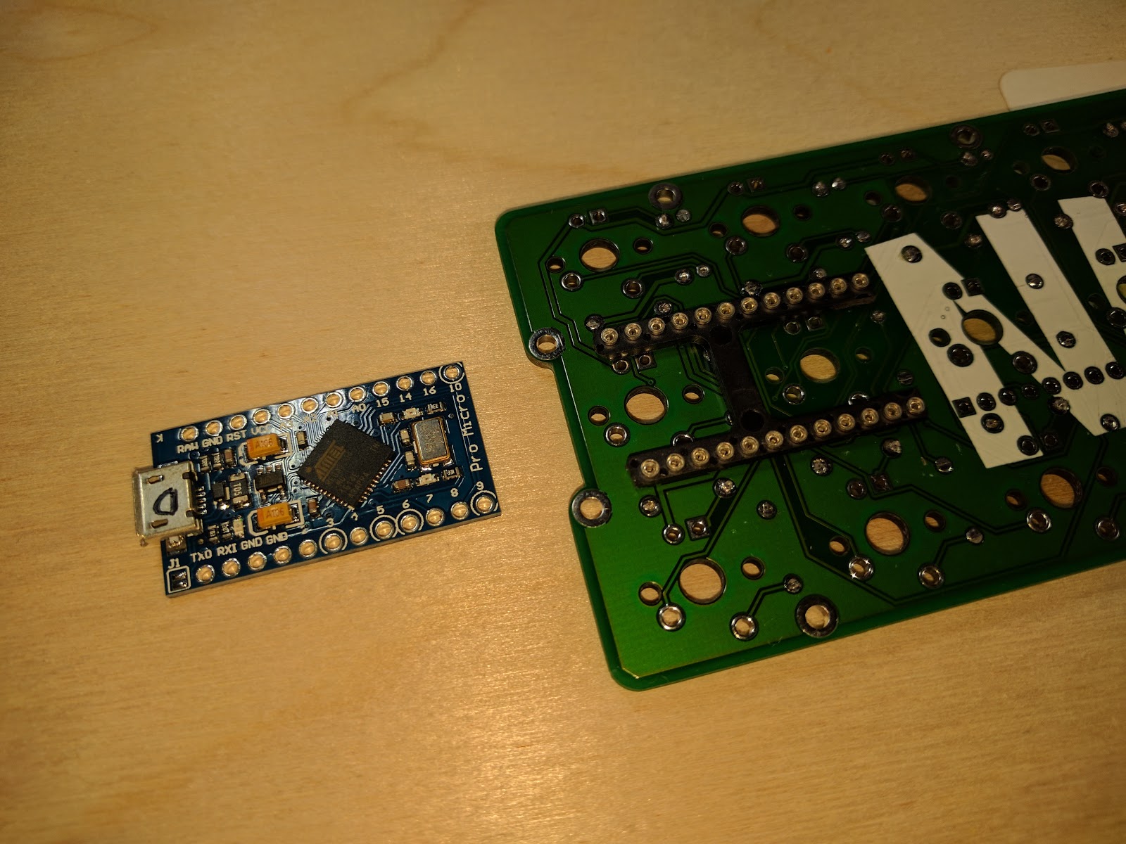 40% Keyboards: Socketing a Pro Micro