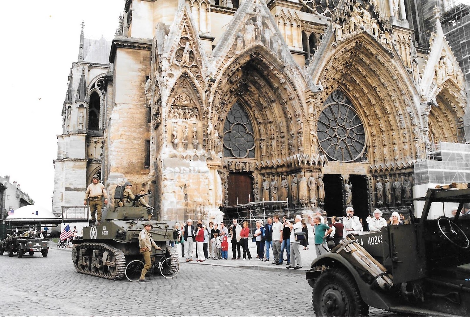 Ma Kubelwagen Lili: Commémorations de la libération de REIMS en 2004