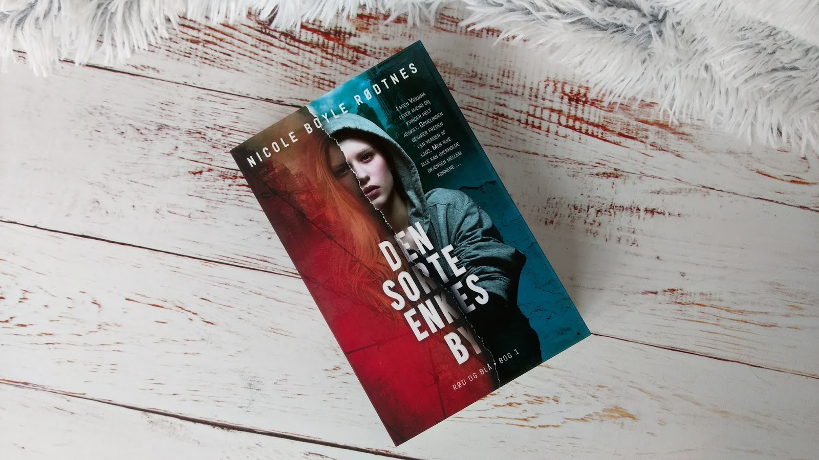 Bare et kapitel mere: Den sorte enkes by af Nicole Boyle Rødtnes