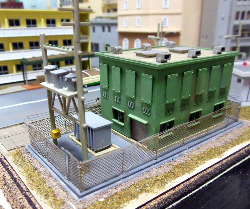 Tokyo in N Scale: An electrical substation from scraps