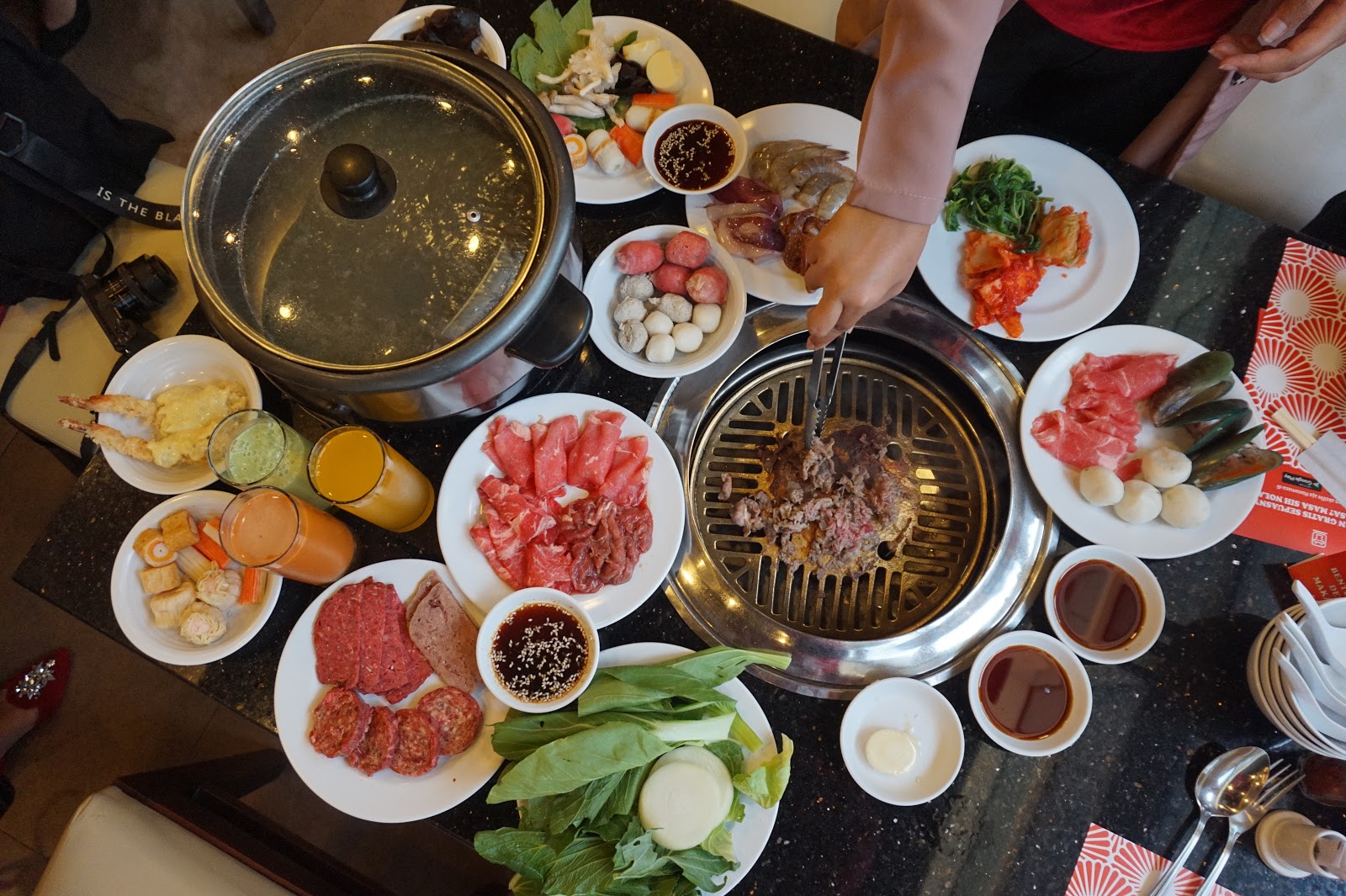 Makan di Hanamasa sambil Berbagi Kebaikan Dari Meja ke Meja - Dessy DYL