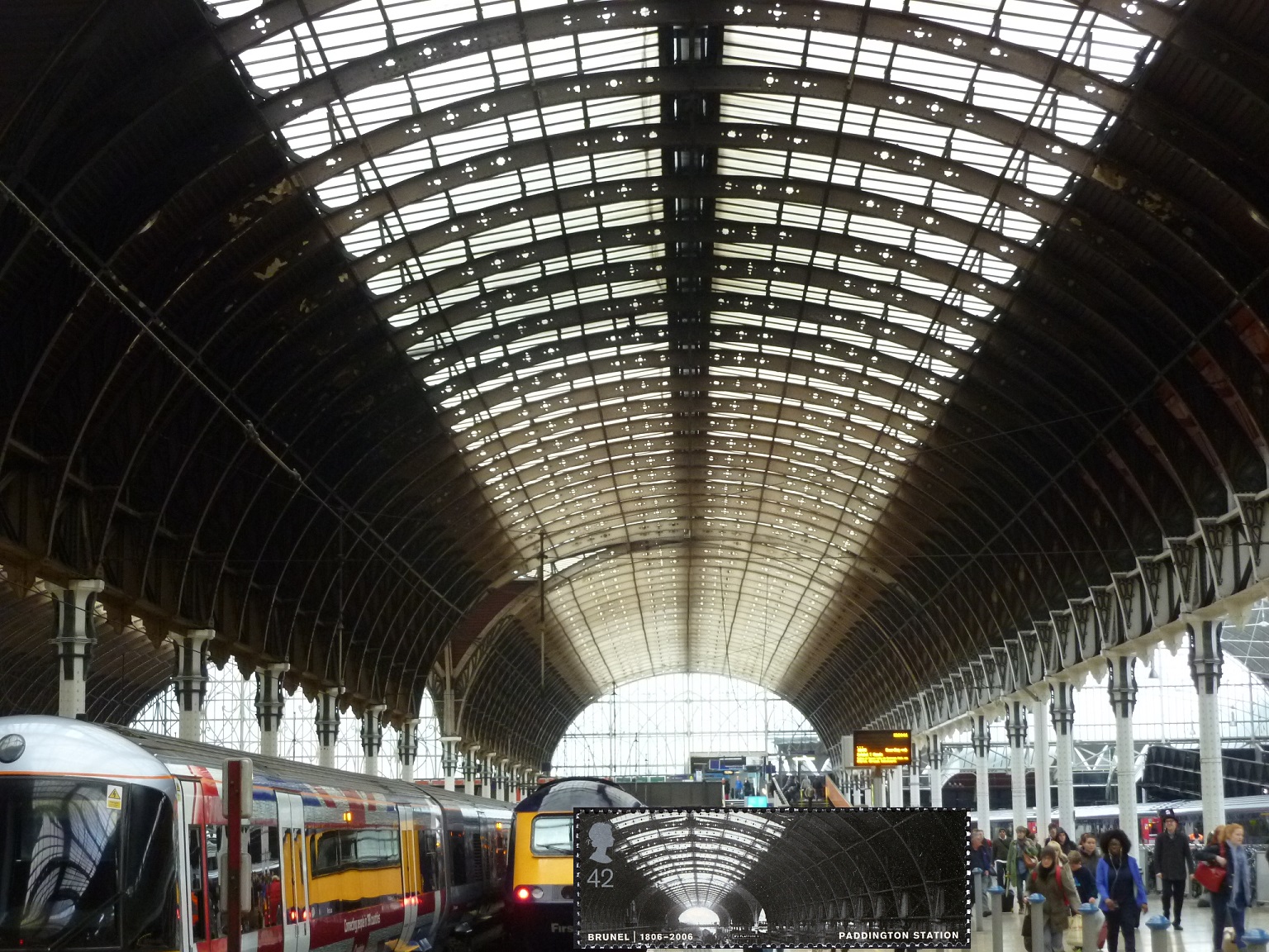 Photo-ops: Philatelic Photograph: Paddington Station - London, England
