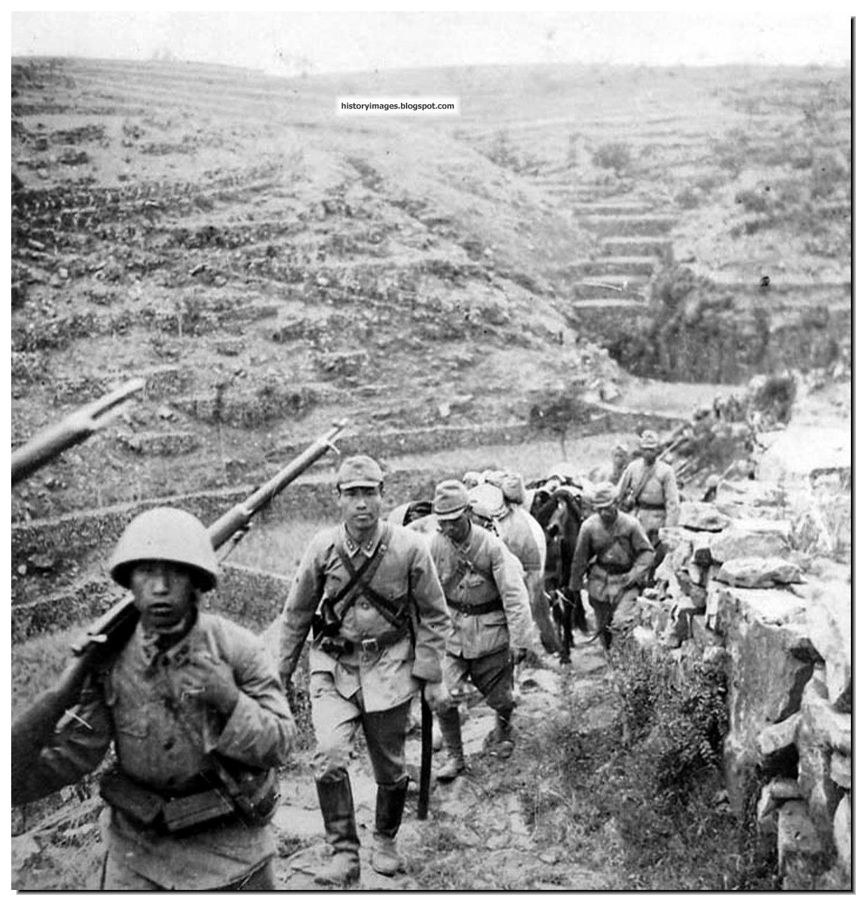 HISTORY IN IMAGES: Pictures Of War, History , WW2: Japanese Invasion Of ...