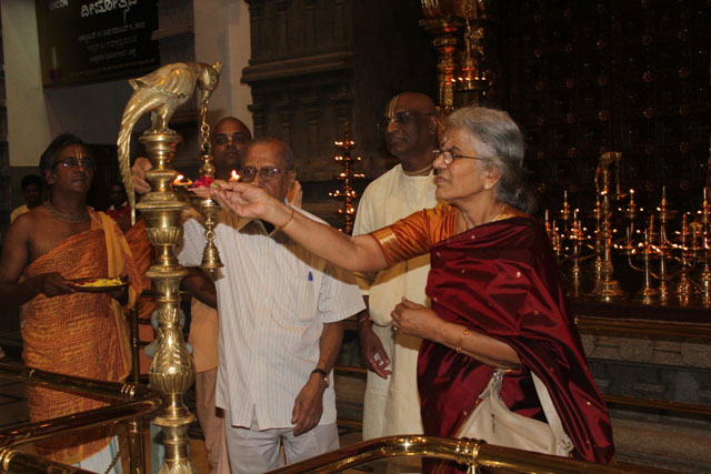 ISKCON Bangalore Multimedia: Deepotsava Celebrations at ISKCON Bangalore