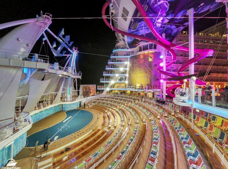 Rhonda's Escape: Cruise Panning - Symphony of the Seas