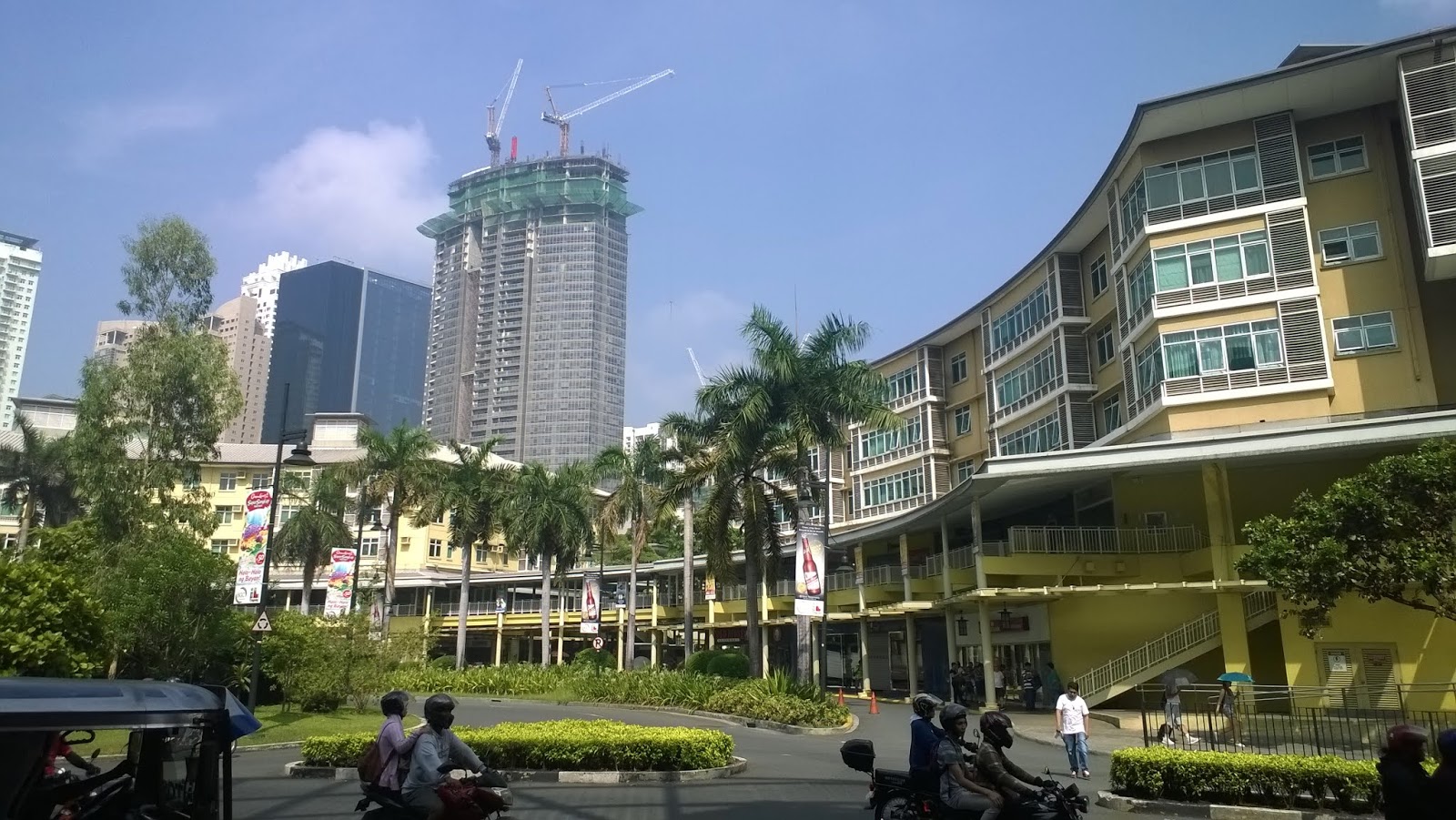 My Walk to the Filipinos' Futuristic City – Bonifacio Global City of ...