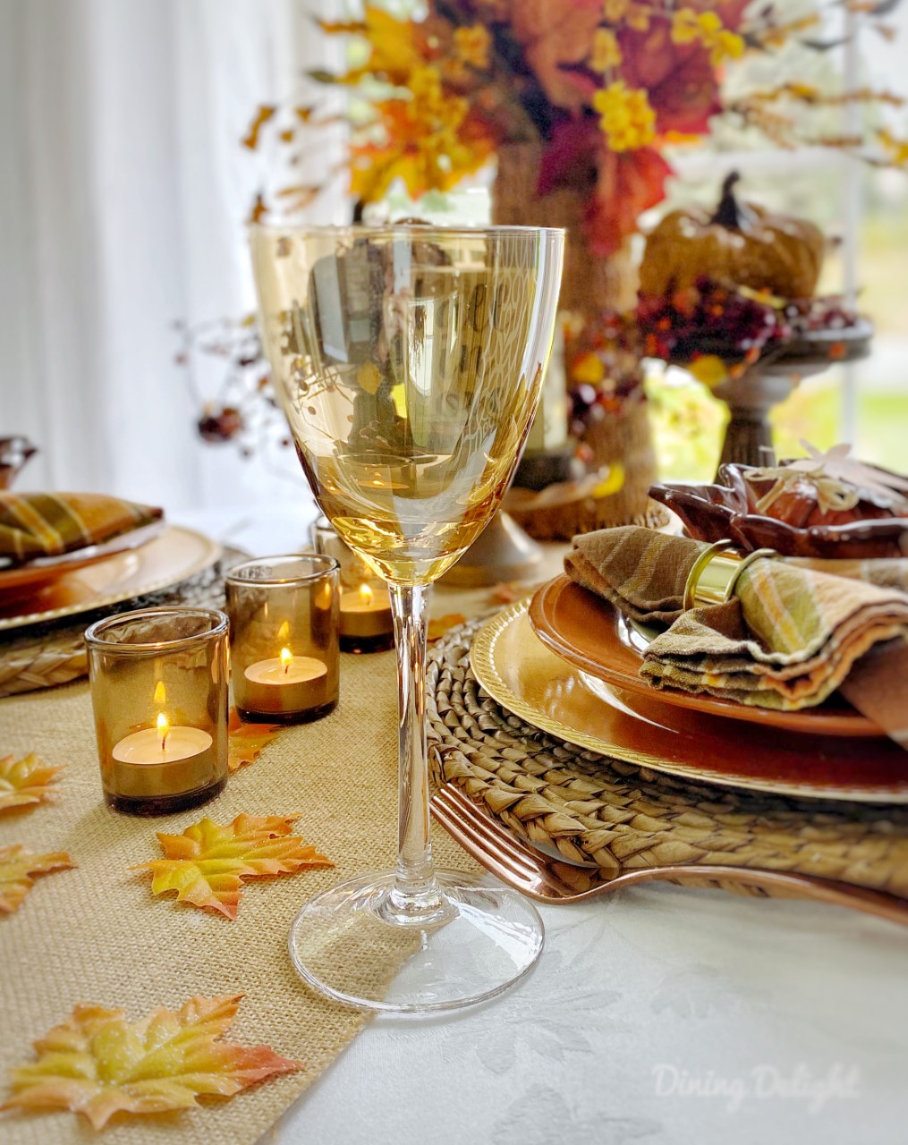 Dining Delight: Fall in Love Table for Two