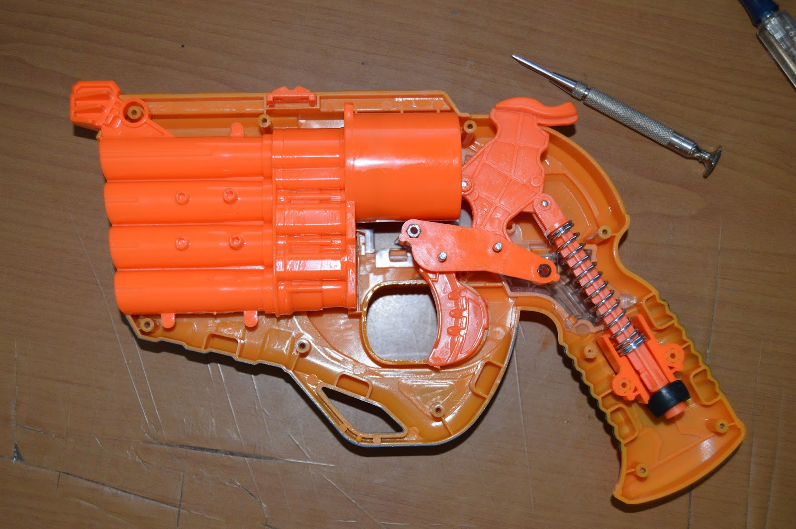 StudioYale: Nerf Doomlands 2169 Persuader Review (6/10)