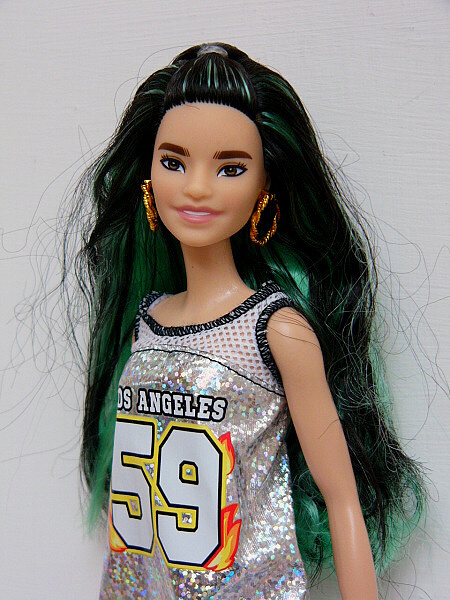 Barbie a jiné panenky: Barbie® Fashionistas™ Doll 110 - Tall with Black ...