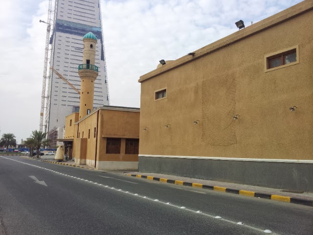 Life in Kuwait Blog: Old Kuwaiti buildings near Kuwait City