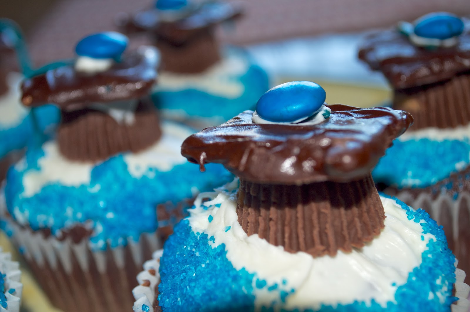 The Creative Dabbler: Graduation Party Cupcakes