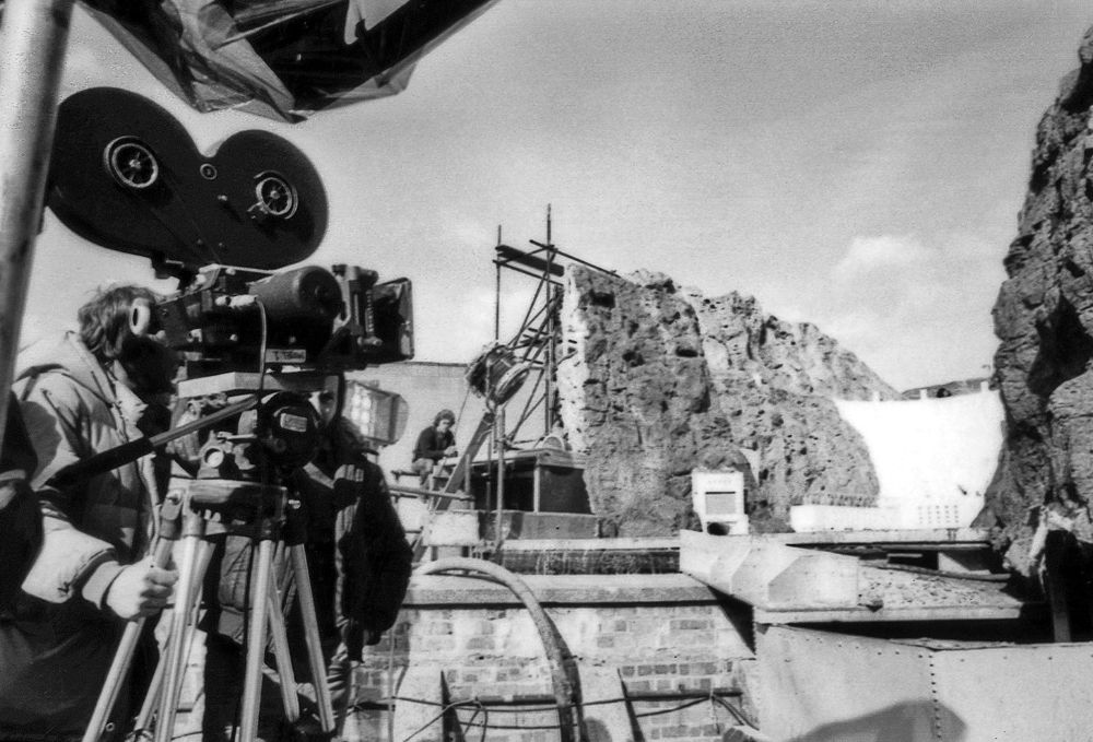 40 Rare and Amazing Behind the Scenes Photographs From the Making of ...