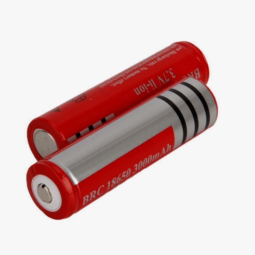 Rechargeable Battery/ Baterai Isi Ulang UltraFire 18650 | Pusat Lampu