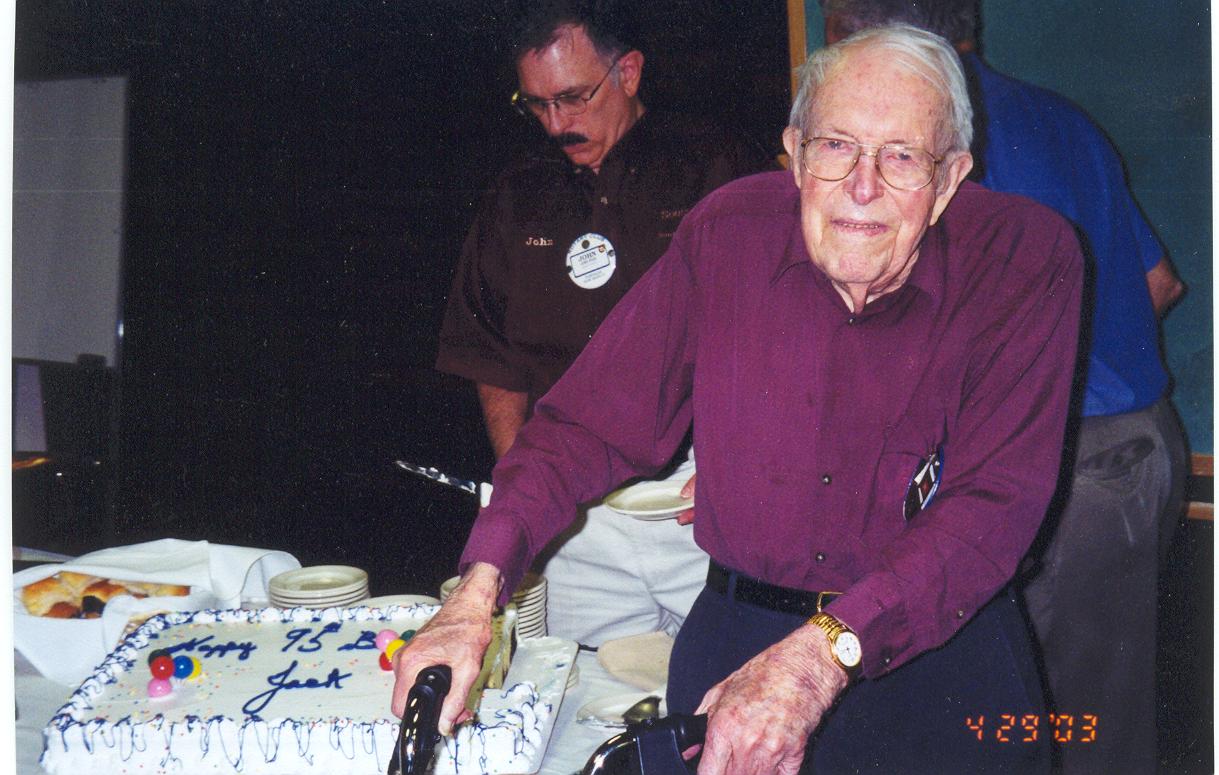 La pluma es más fuerte que la espada: Jack Williamson