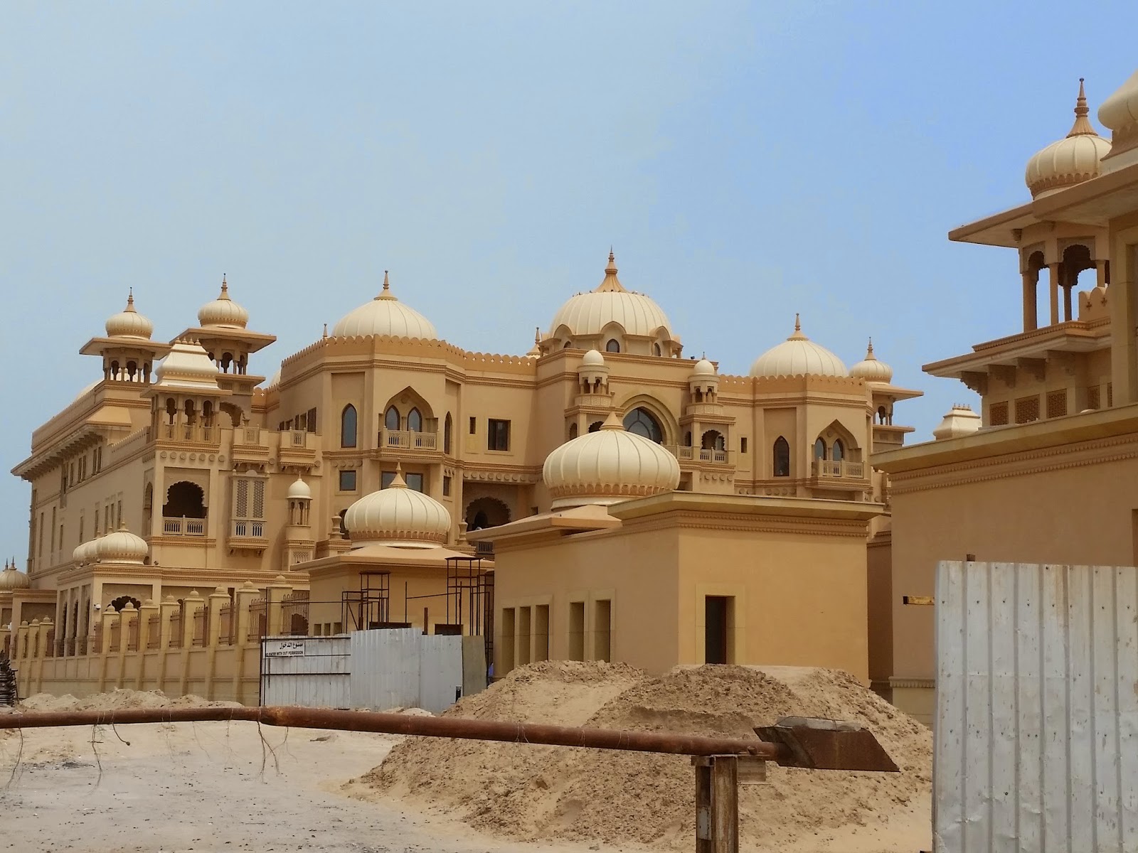 Life in Kuwait Blog: Outrageous Palace in Messila