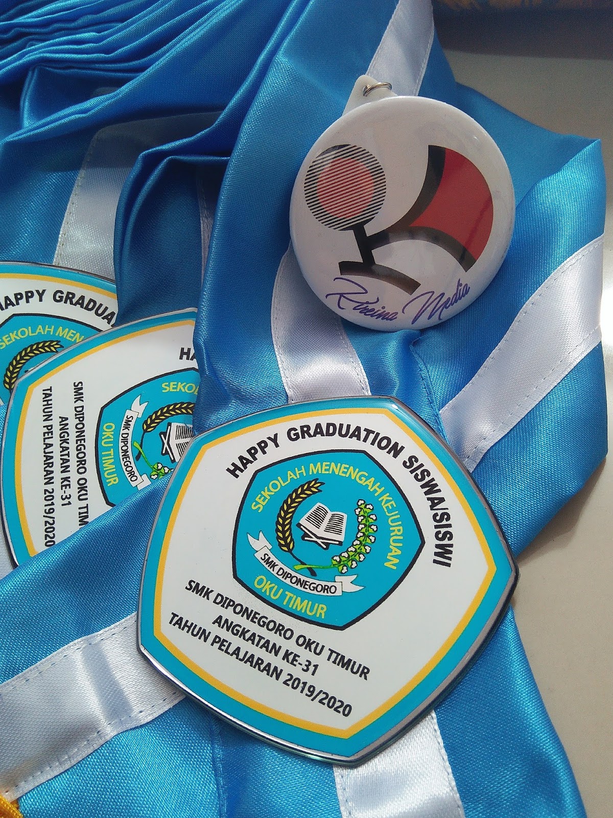 MEDALI GRADUATION SMK DIPONEGORO OKU TIMUR, SUMATERA SELATAN - KIREINA ...