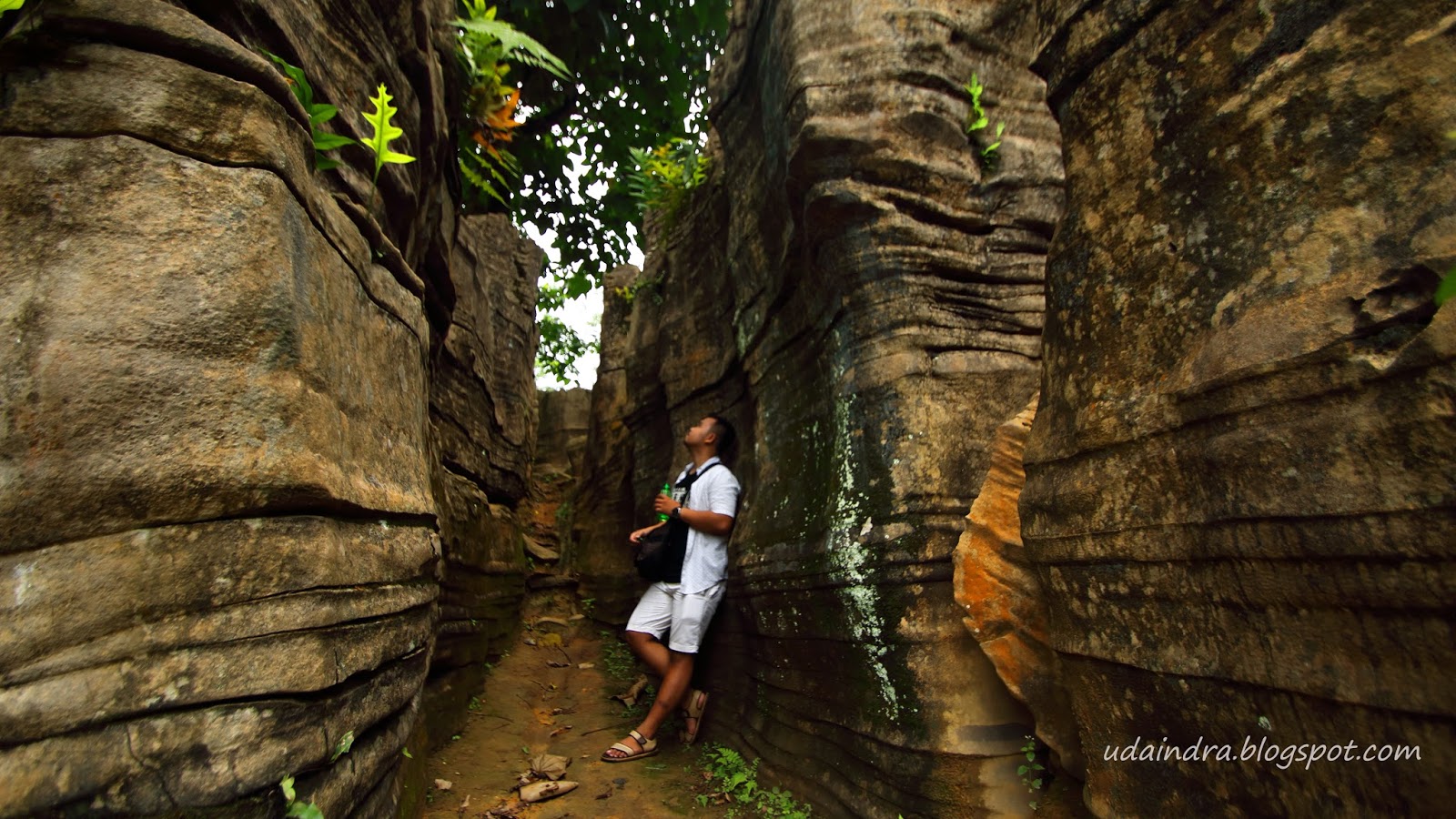 Hiking ceria ke Goa Agung Garunggang Geopark-Sentul, Bogor
