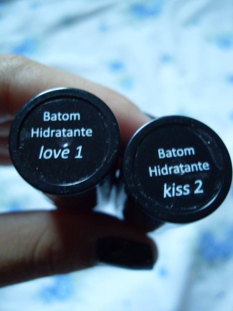 Carol Wada: Batons da Àgua de cheiro Ac Make Up