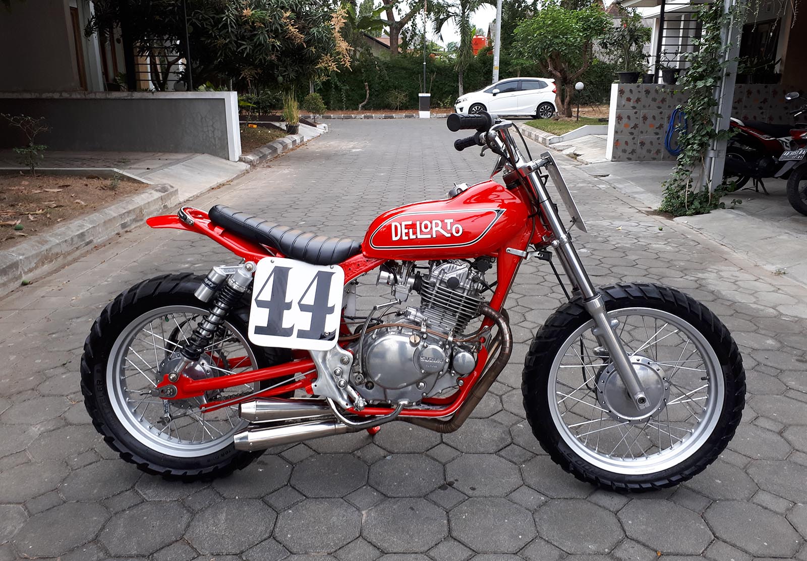 Simple but Sexy NorKi - Suzuki Thunder 250