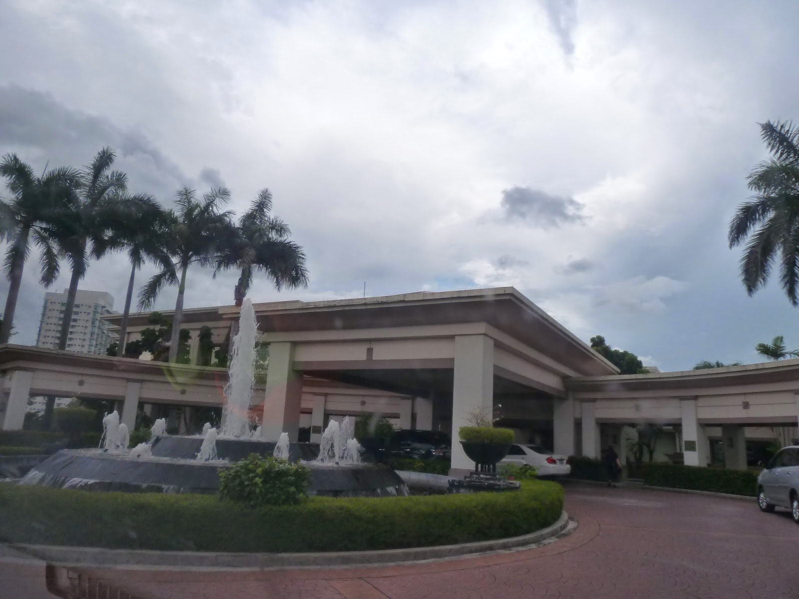 Kee Hua Chee Live!: DAY 3 IN MANILA----VISITING PALMS COUNTRY CLUB AT ...