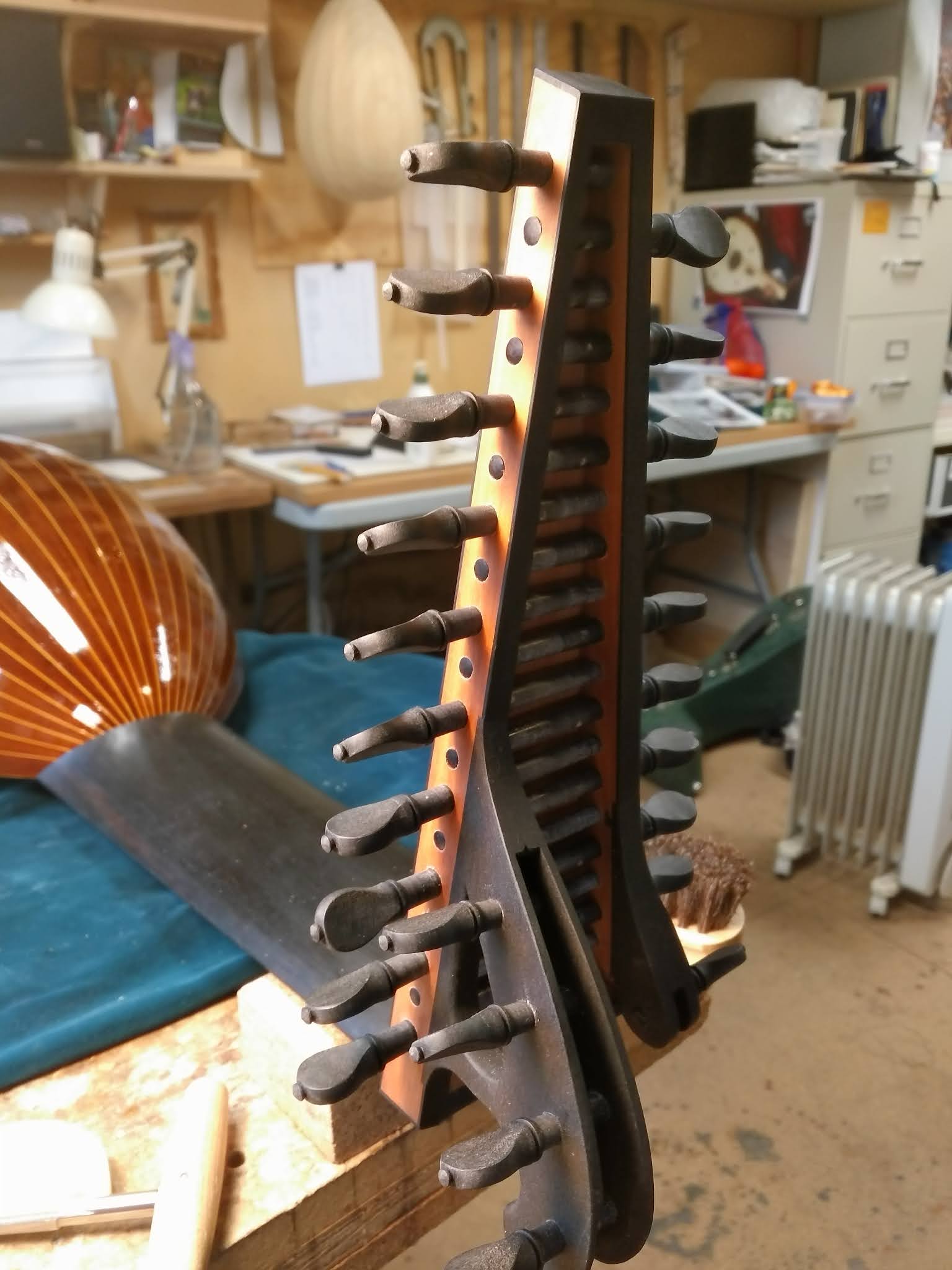 The Lute's Progress,: Building a 13 Course Lute, Start to Finish, 23 ...